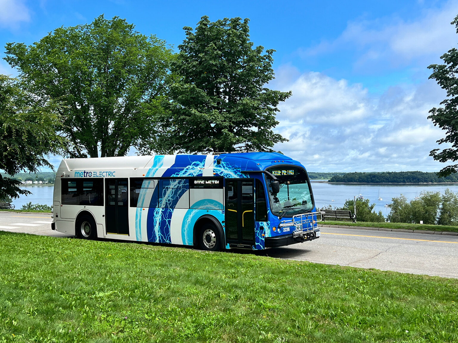 Metro's Battery Electric Buses -Greater Portland Transit, ME | Official ...